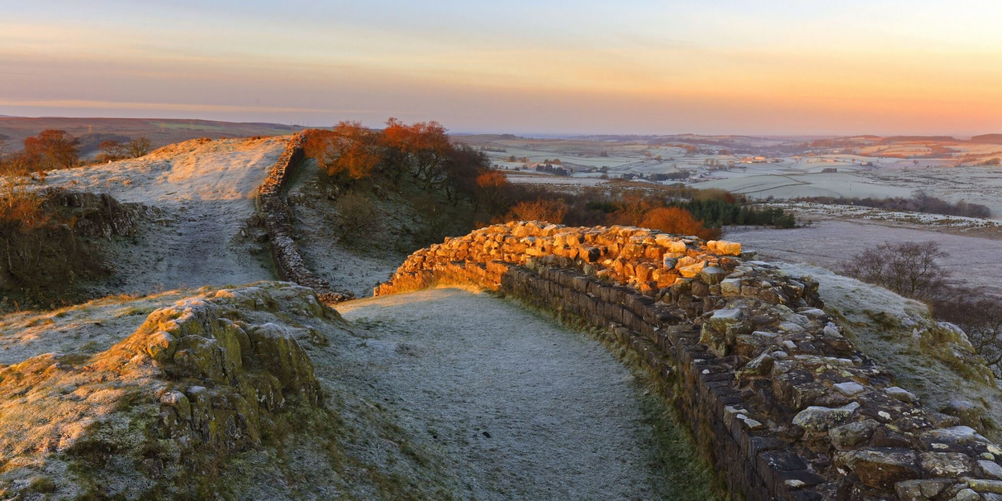 Walltown Crags Wall and Turret - Hadrian's Wall Country